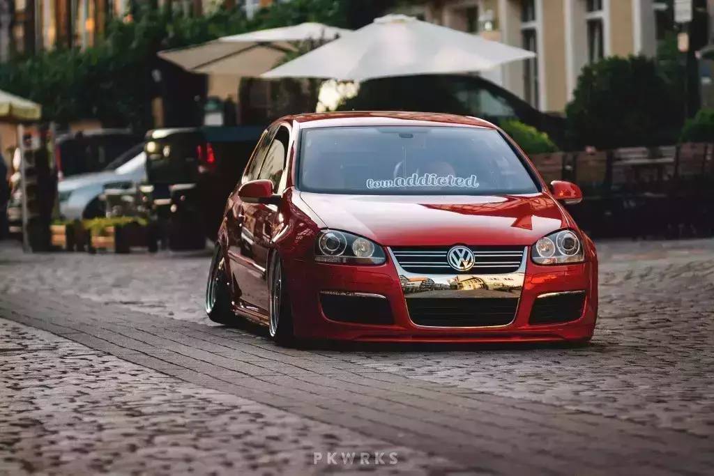 最美钢炮|bagged VW Golf MK V R32 on OZ Racing wheels_bagged_Golf_on