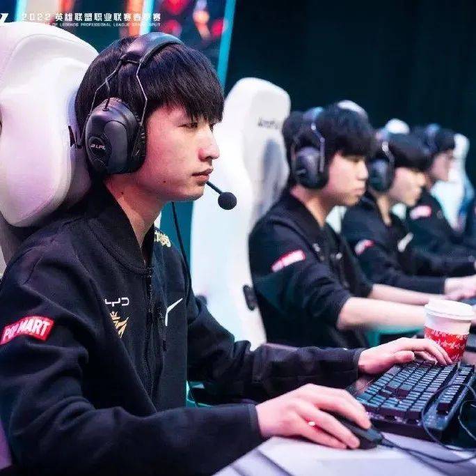 韩网热议“V5排名LPL第3”：theshy和Rookie这么强，IG到底是怎么回事_Rich_战队_选手