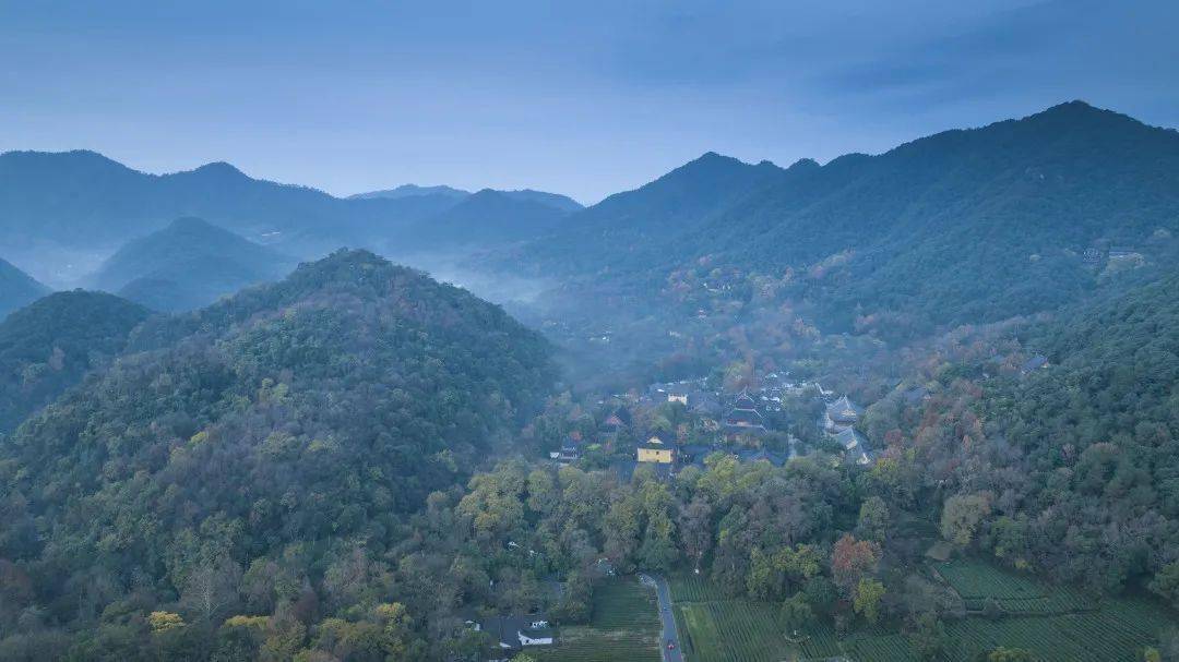 参访寺院：到了寺院如何拜佛？_菩萨_动作_灵隐寺