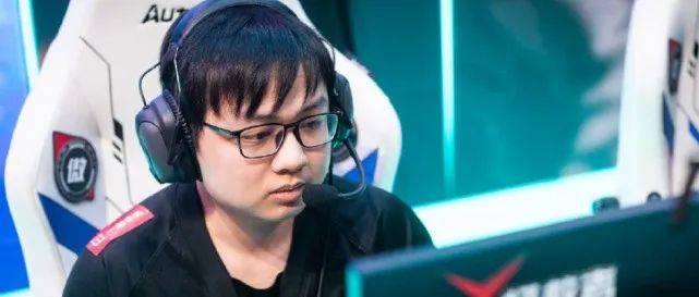 海外网友热议WBG击败IG：如果JKL回到IG，IG将成为LPL前5名的队伍_wink_Ahn_比赛