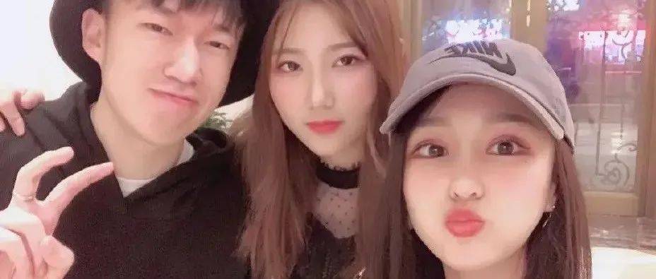 RNG恋爱模拟器火了！7000人参与投票，如果你是小虎，会怎么做_观众们_女方_伤害