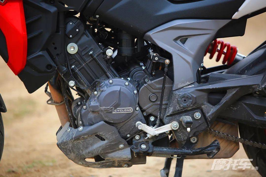 车评：五年磨剑终出鞘，赛科龙旗舰休旅RX6，进步看得见！_搜狐汽车_搜狐网