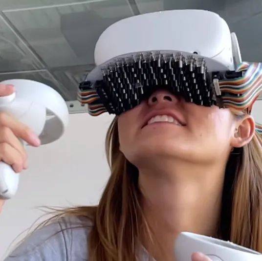 研究人员开发了一款能模拟“嘴部触感”的VR设备_传感器_使用者_技术