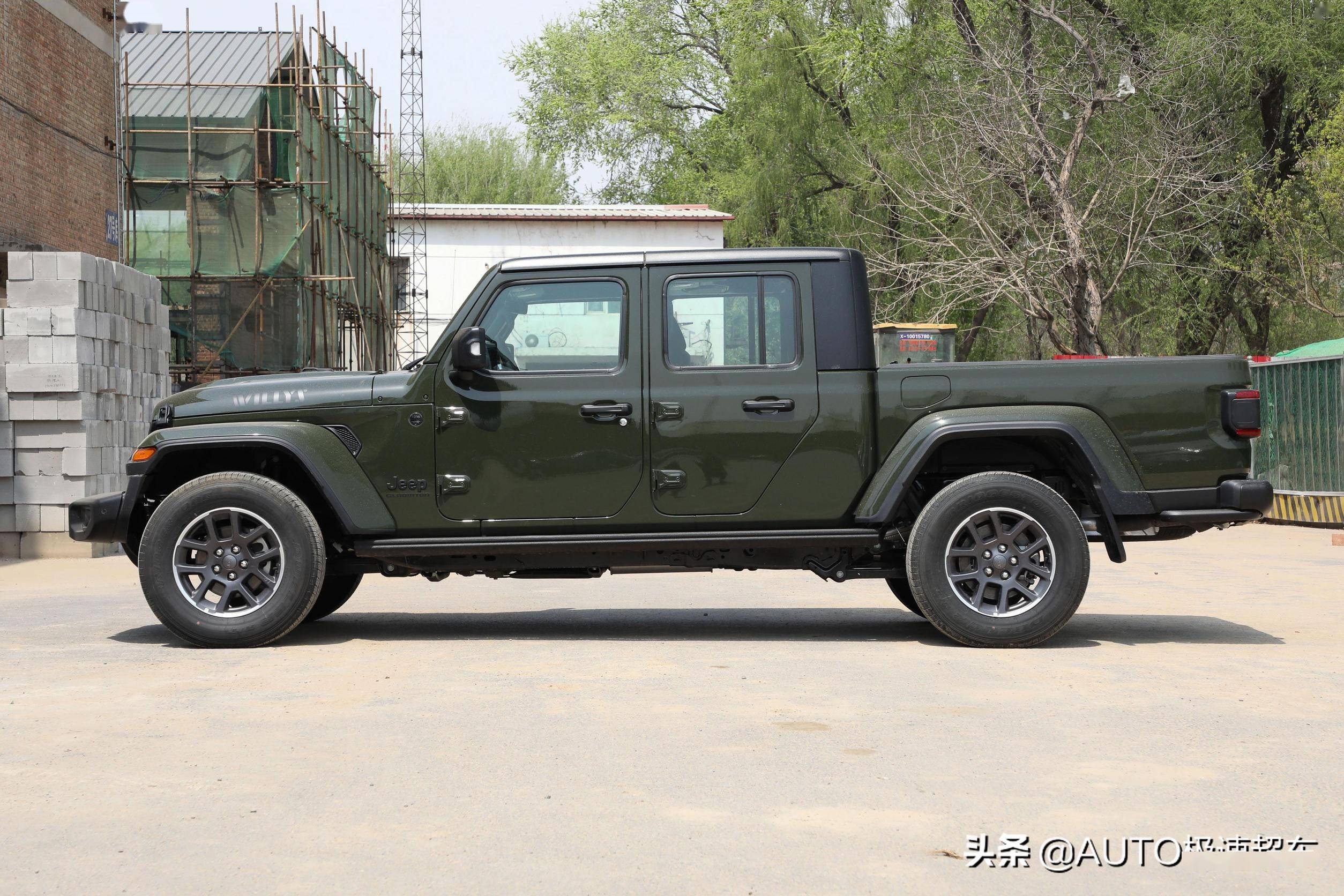 售51万，JEEP牧马人变身“皮卡”，尺寸大增，硬核霸气，2.0T+8AT_搜狐汽车_搜狐网