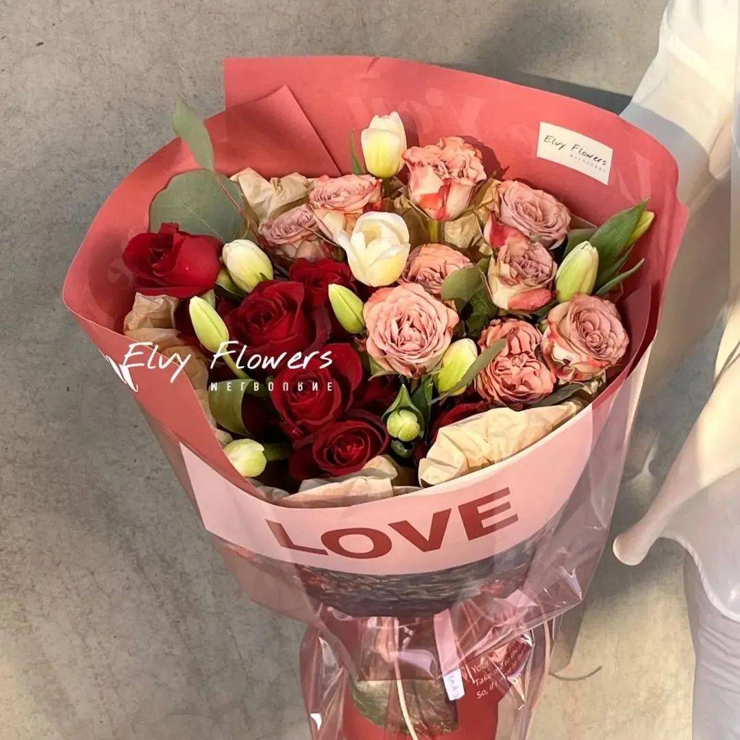 墨尔本520｜Elvy Flowers精品花礼限时折扣：花束千篇一律，唯有TA足够特别_玫瑰_白色_卡布奇诺