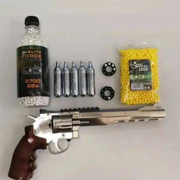 【行邮监管】旅客进出境通关之管制刀具和仿真枪篇_枪支_物品_双刃