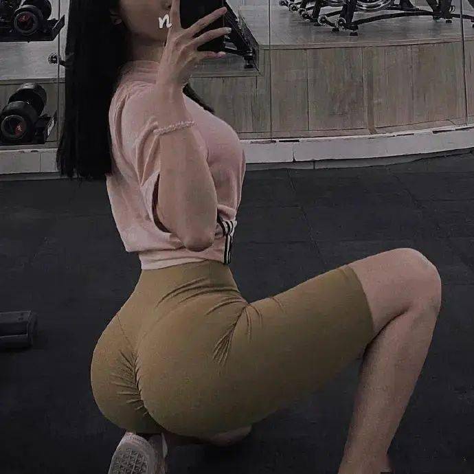 172cm成都辣妹秀身材，蜂腰翘臀惹肾上腺素飙升，真的太促了！_健身_女孩子_生活