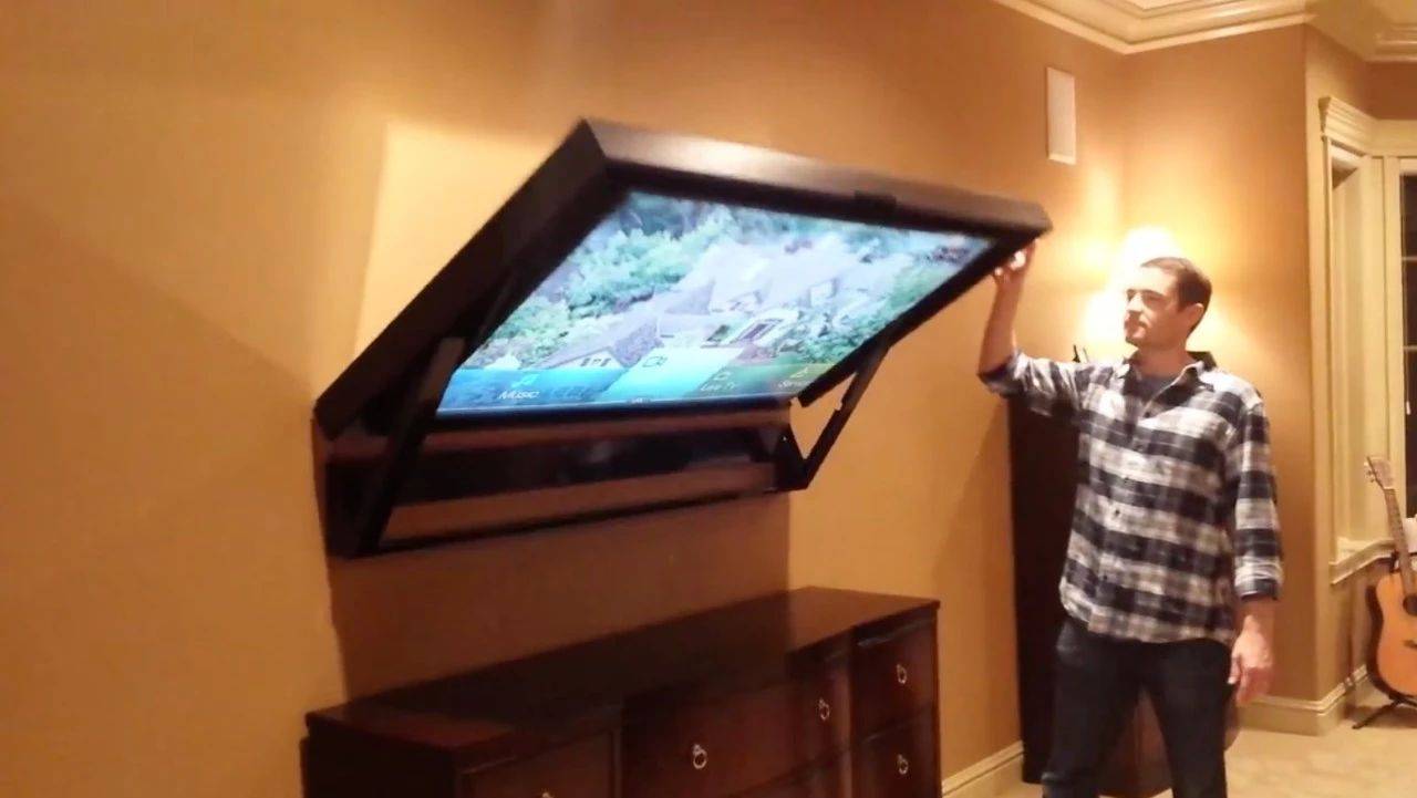 没想到，电视机还能这么装……_Hidden_Display_反转