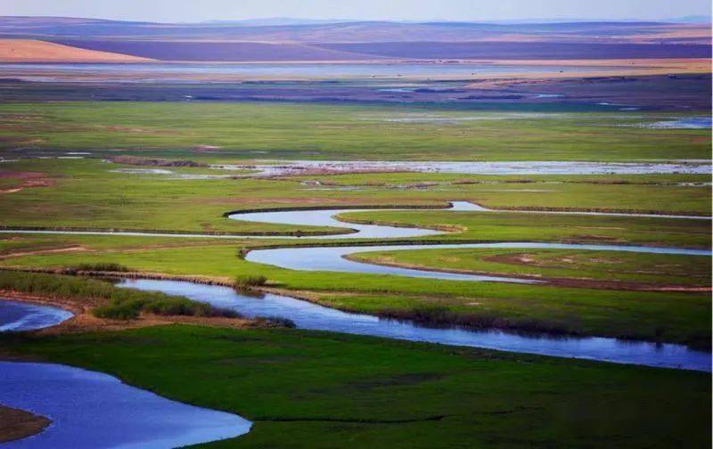 【行程推介】186彩带河，呼伦贝尔草原上最美界河_莫日_敖包_石头