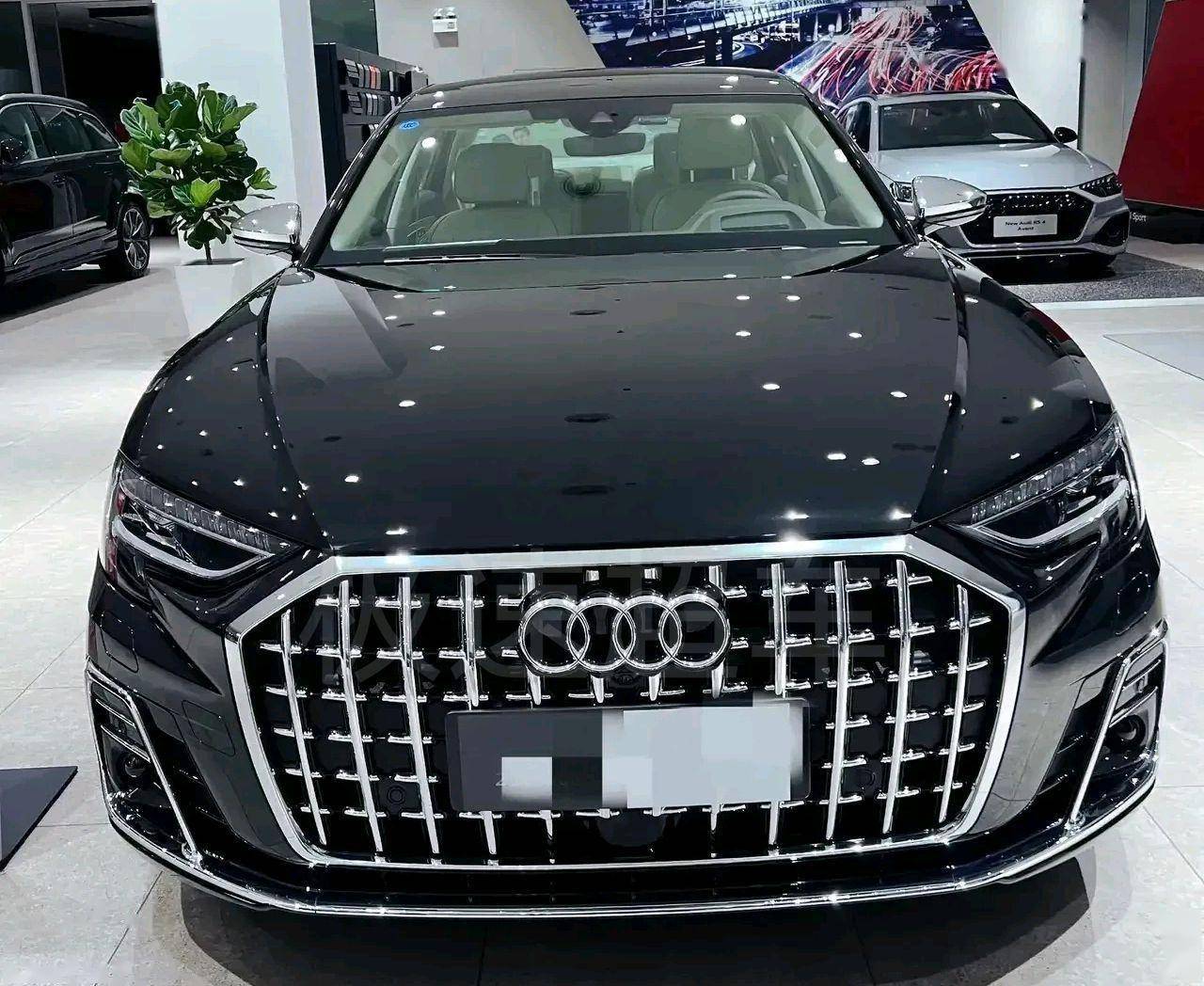 实拍奥迪A8霍希版，“铁饼轮毂”+4.0T+8AT，气场超越奔驰S级_搜狐汽车_搜狐网