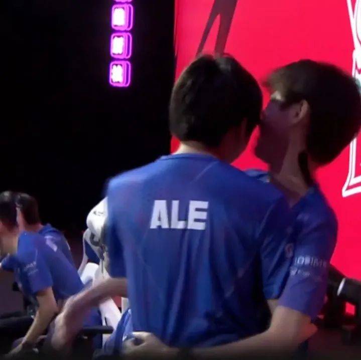 TheShy被阿乐吊打成1-6，Doinb再现名场面！_比赛_SofM_季后赛