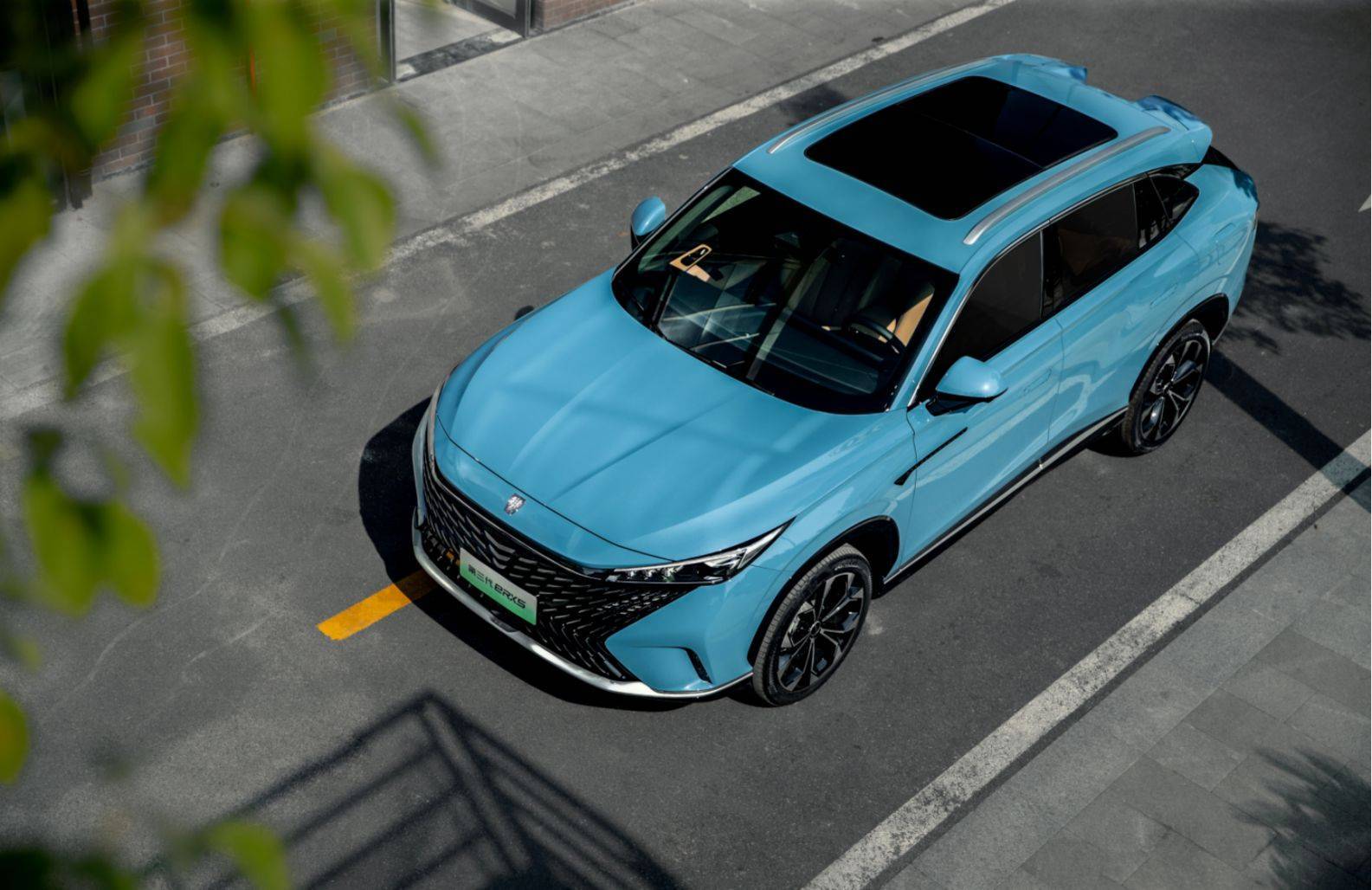 极限续航1483公里！全新第三代荣威超混eRX5让你随心出行_搜狐汽车_搜狐网