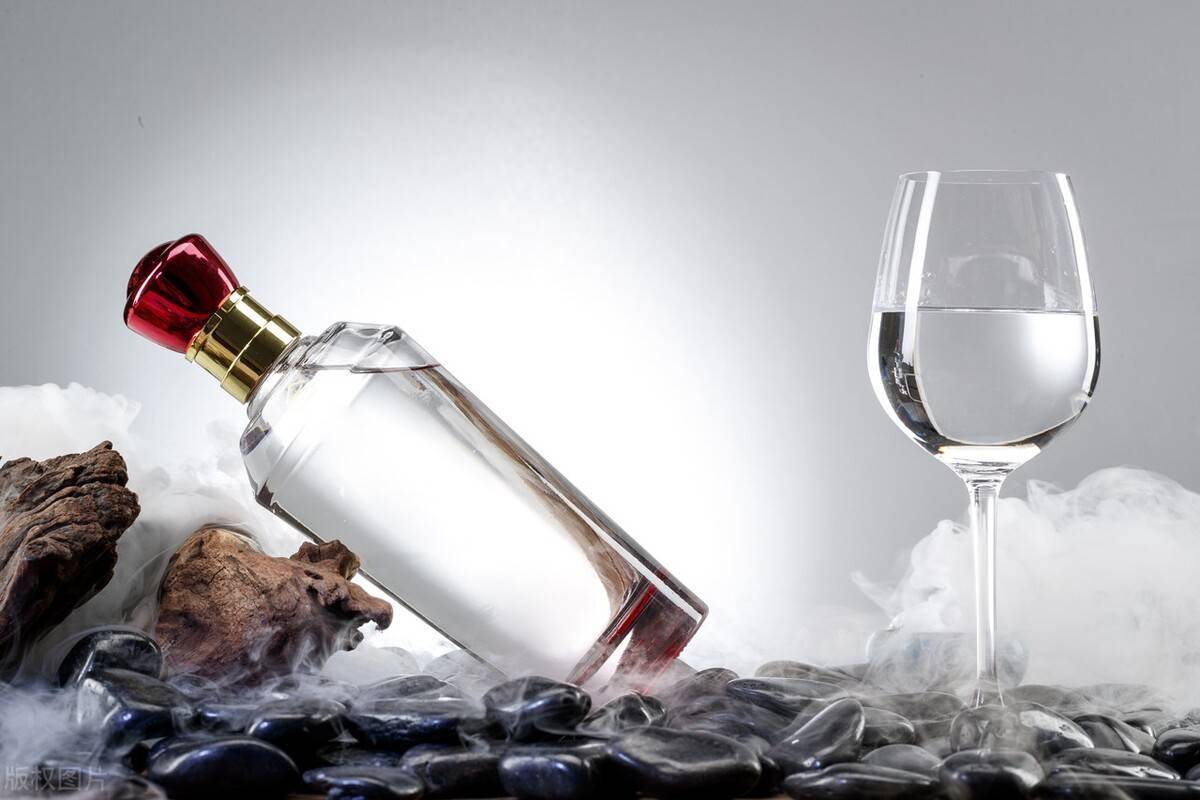 各大白酒之乡，哪省值得喝？多数酒友们选择了这几款黄盖玻浓香入口