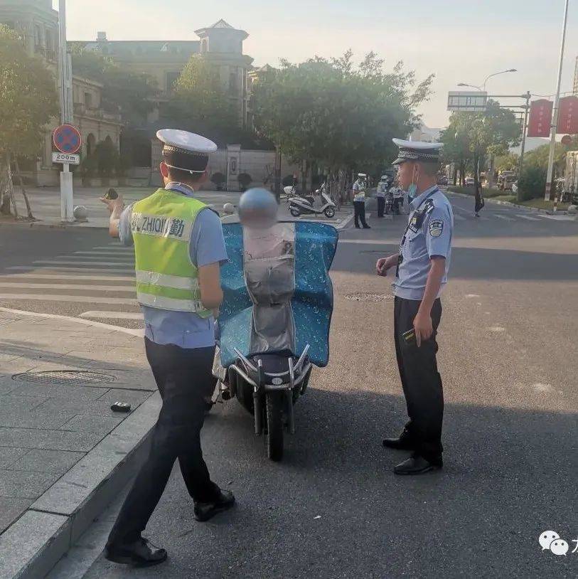 龙港街头，这些开电动车被抓正着！违法西城路龙金