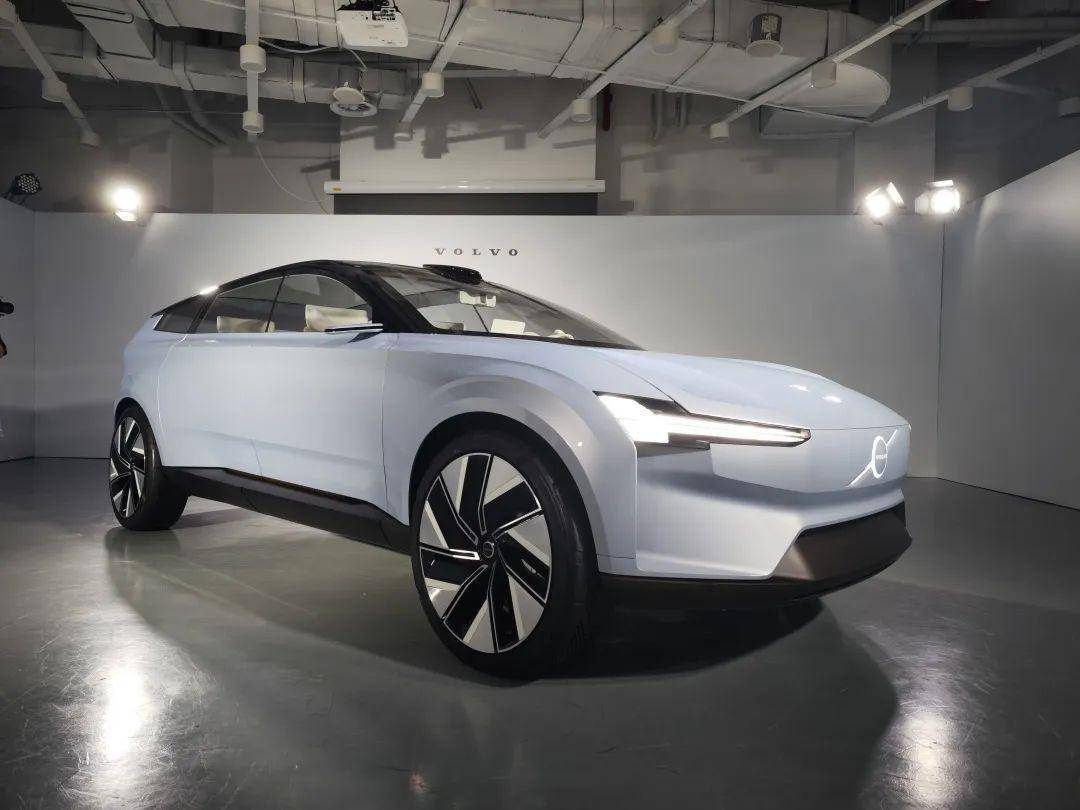 实拍沃尔沃Concept Recharge概念车：纯电旗舰不止于大_搜狐汽车_搜狐网