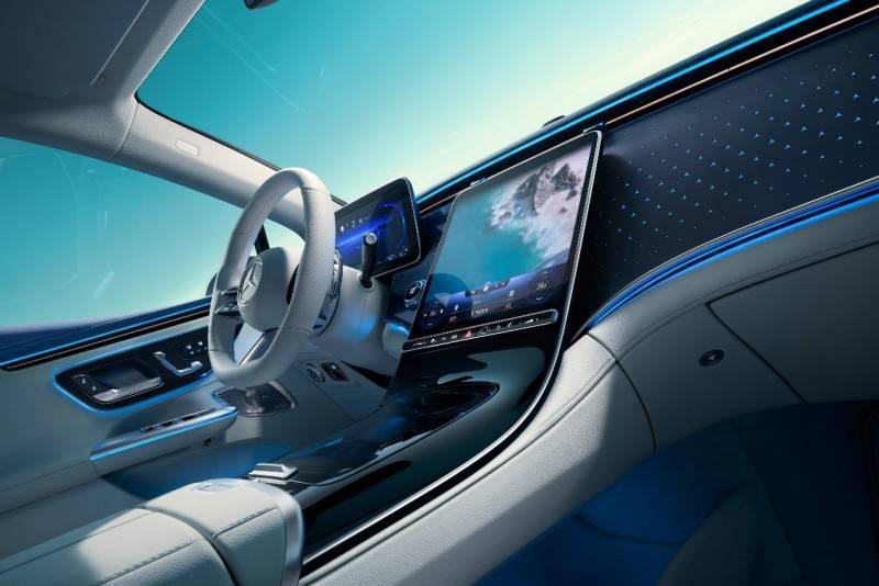 小号EQS还是电动CLS？全新奔驰EQE来袭 52.8万起_搜狐汽车_搜狐网