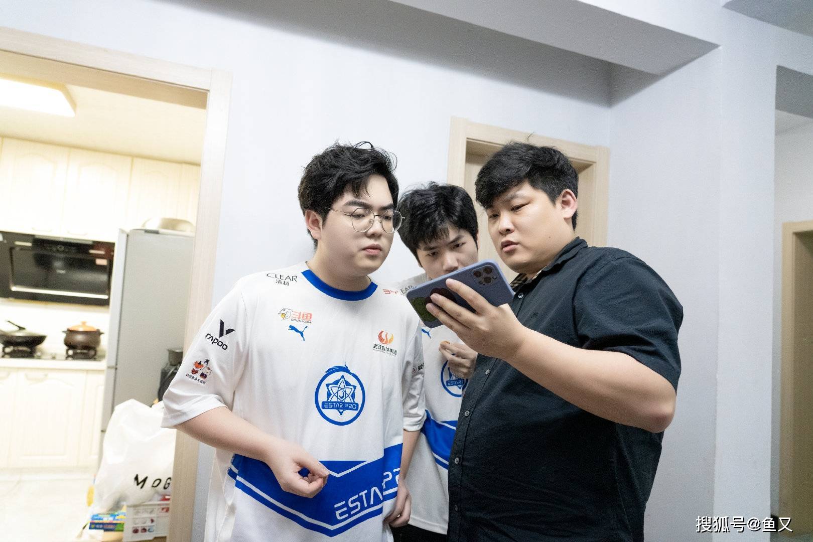 花海想帮SK完成梦想，让他成为KPL第一教练，SK超越久哲只剩一步_eStarPro_荣誉_总决赛