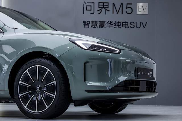 问界M5 EV上市，特斯拉Model Y可以摸一摸，比亚迪唐EV可以碰一碰_搜狐汽车_搜狐网