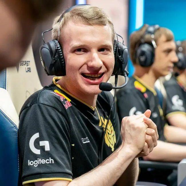 S12那些比Faker还老的选手，Jensen、嗨了送领衔！_世界_年龄_赛中并