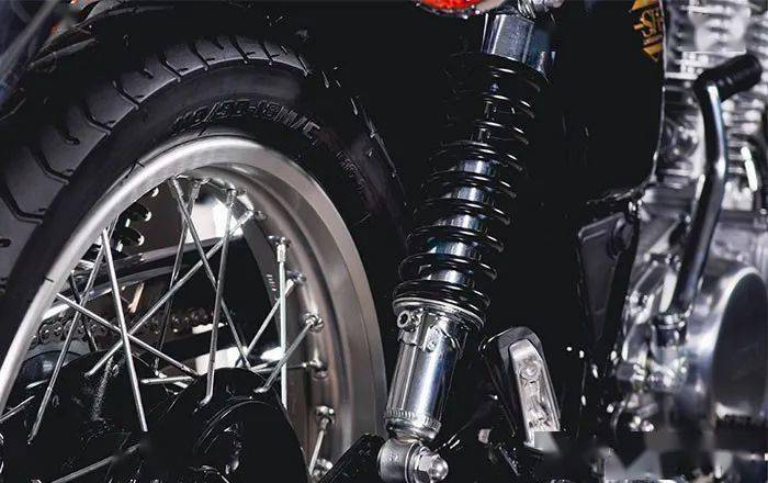 44年的经典！雅马哈 SR400 44 周年限量版发售 | 酷乐机车_搜狐汽车_搜狐网