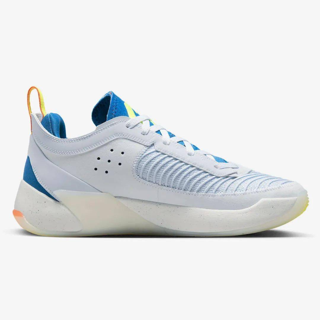 一张训练照，就把AJ37 Low和拉文一代曝光了？_系列_归化_Luka