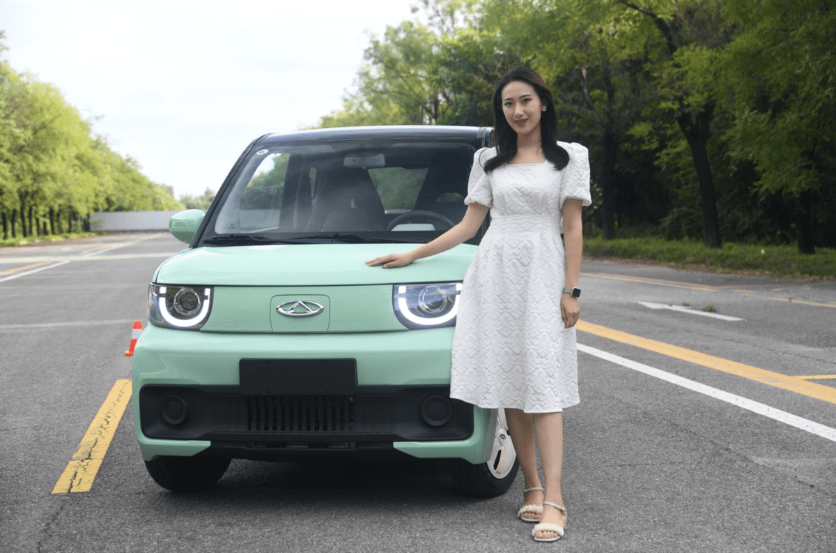 比宏光 MINI EV大一圈 奇瑞QQ冰淇淋有点东西_搜狐汽车_搜狐网