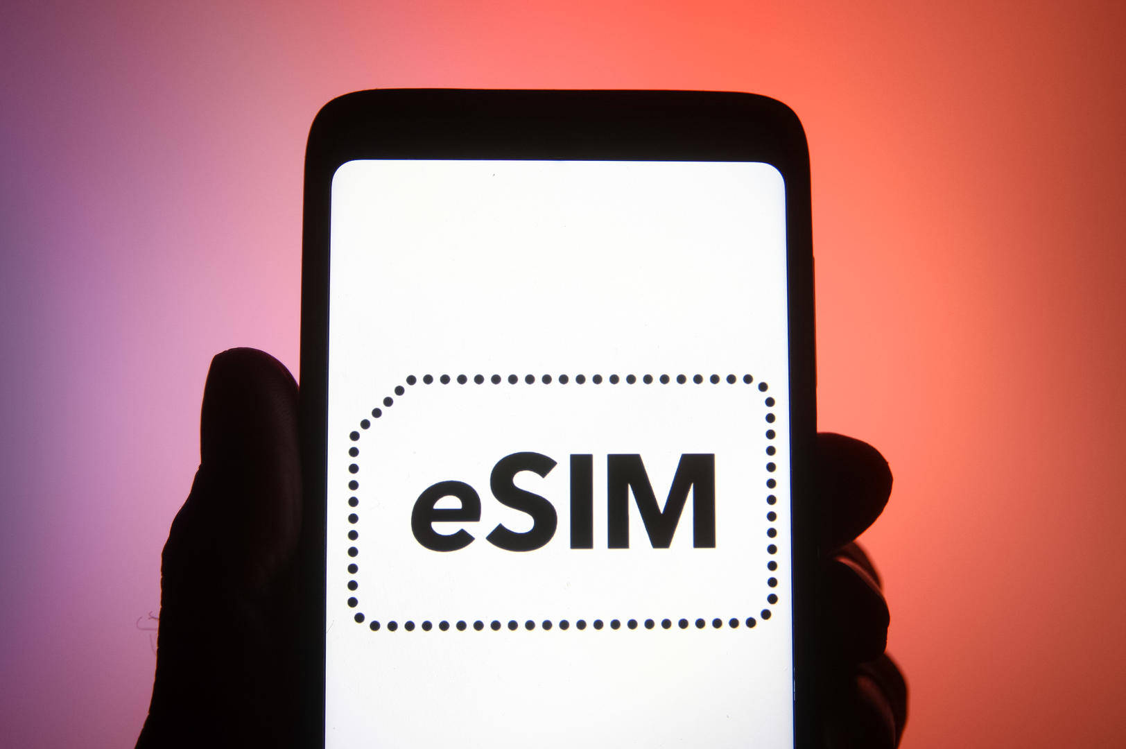 手机无卡化时代将至？工信部称正在研究推进eSIM应用_设备_技术_领域