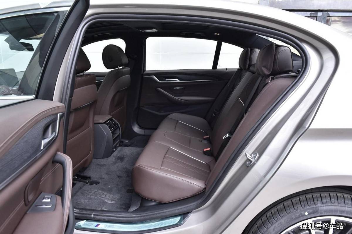 解读宝马5系，标配2.0T+8AT，最快6.9秒破百，值得入手吗？_搜狐汽车_搜狐网