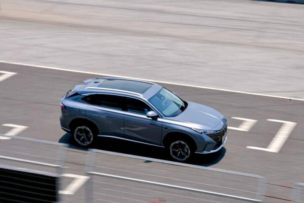 家庭的一台SUV怎么选？全新第三代荣威RX5考虑一下_搜狐汽车_搜狐网