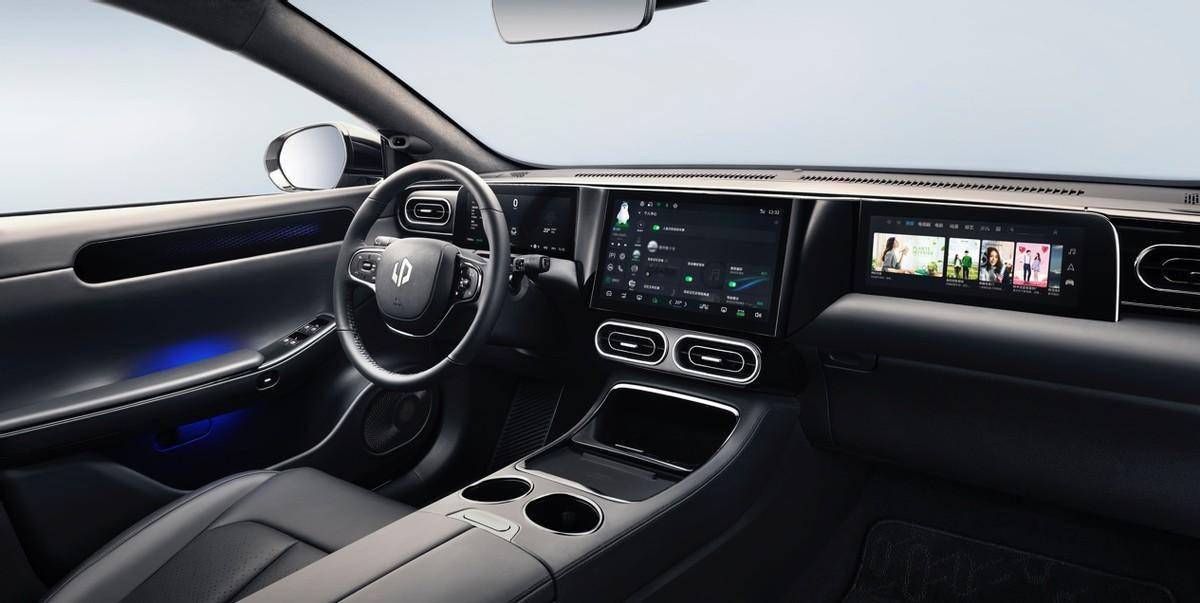 40万内豪车三剑客 零跑C01、问界M5和极氪001卷王争夺战_搜狐汽车_搜狐网