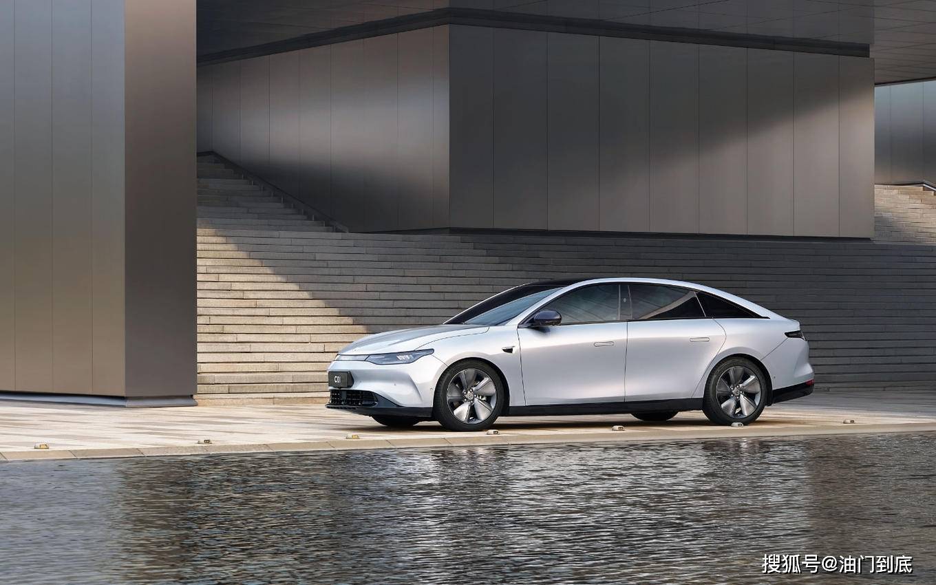 19.38万元起价的C级纯电家轿，零跑C01值吗？_搜狐汽车_搜狐网