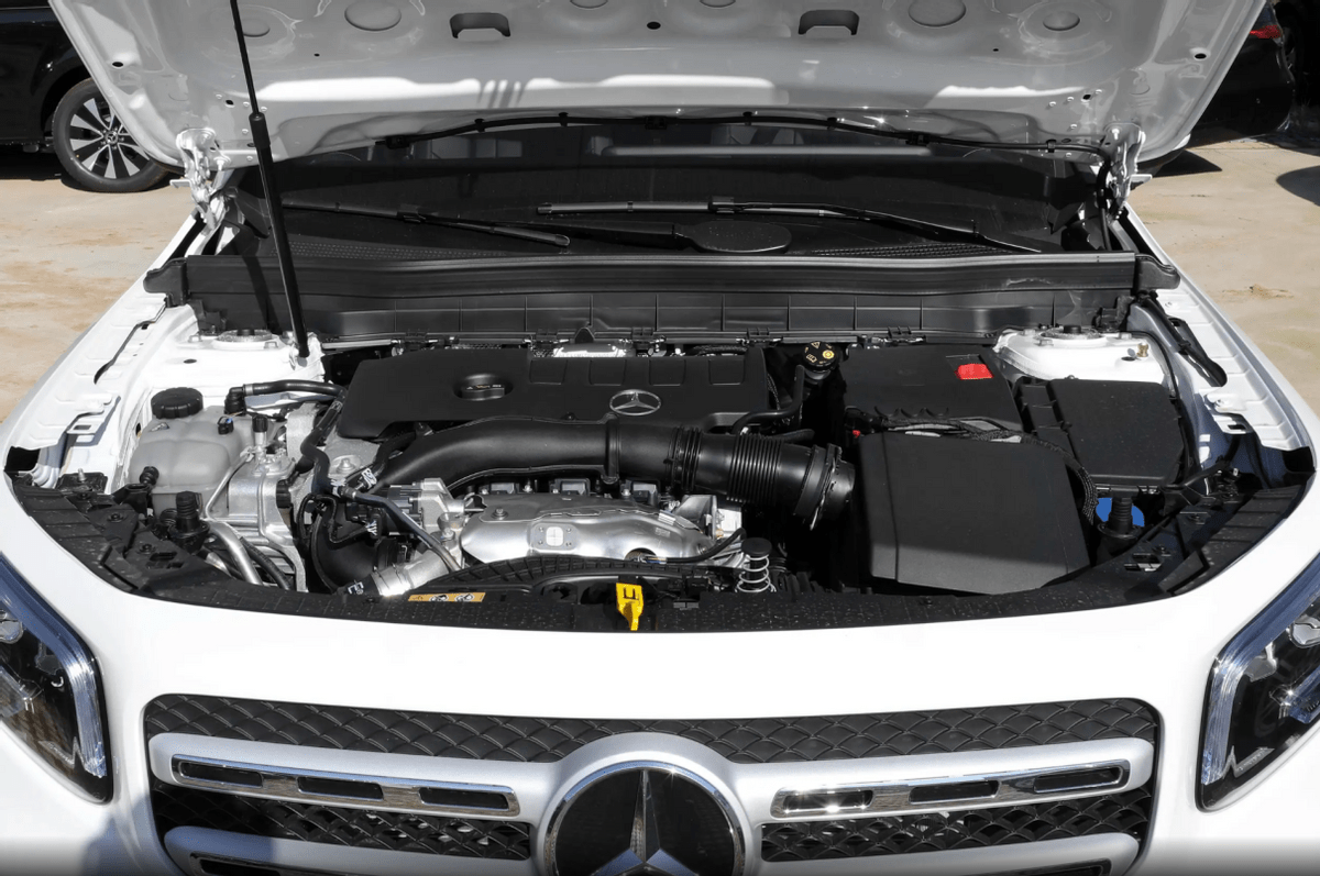 实拍奔驰GLB，造型动感配置丰富，搭载1.3T和2.0T动力，值得选吗？_搜狐汽车_搜狐网