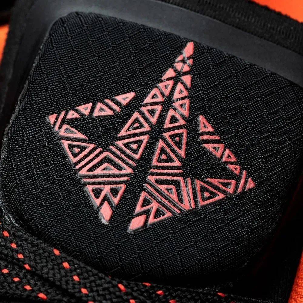 盼了大半年的签名鞋！JB1 首发配色抢先开箱！_吉米·巴特勒_设计_李宁