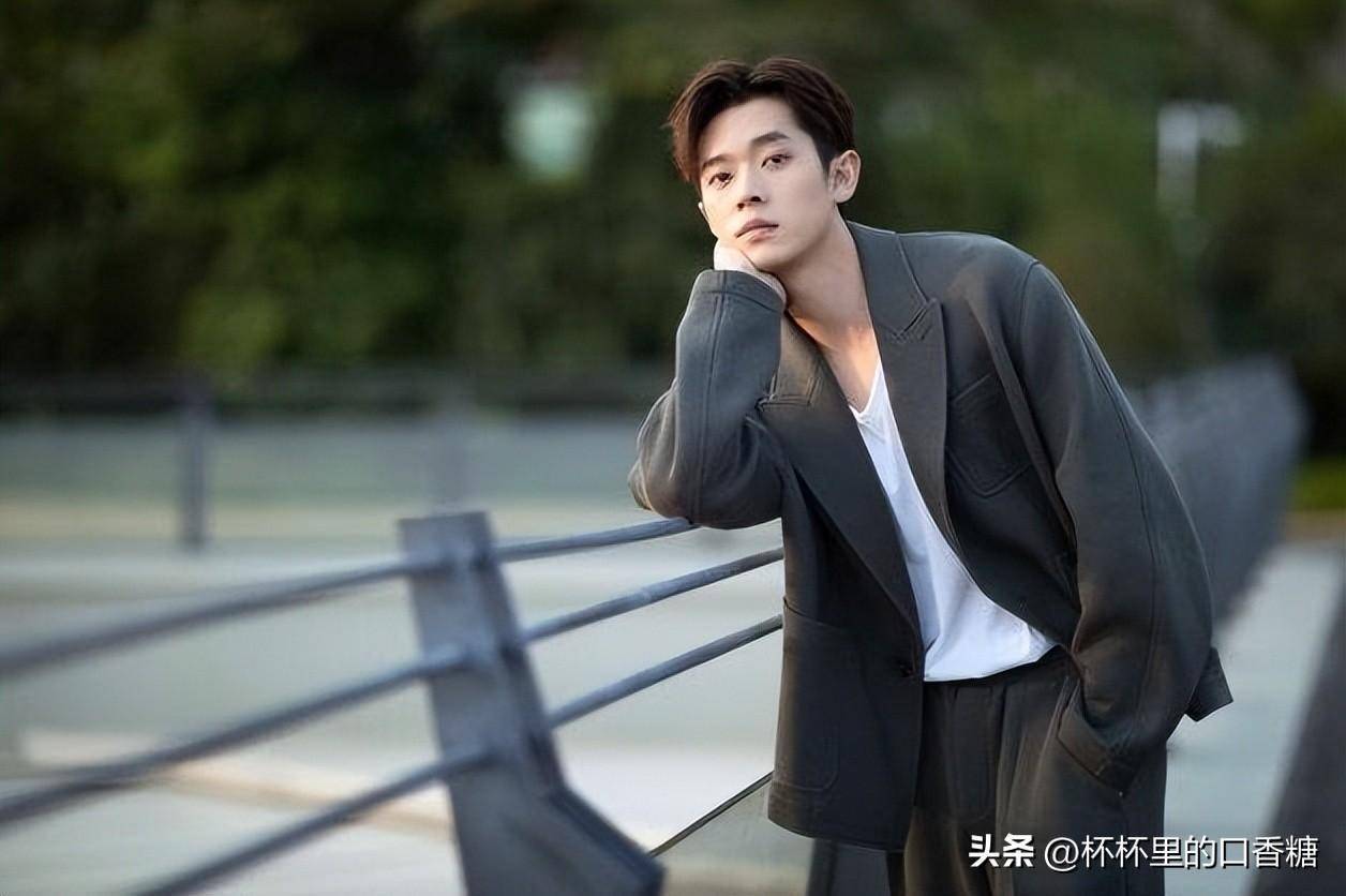 丞磊介绍＋18部影剧！柯颖三搭短剧《虚颜》爆红，《皇后》激推！_程雷_生活_故事