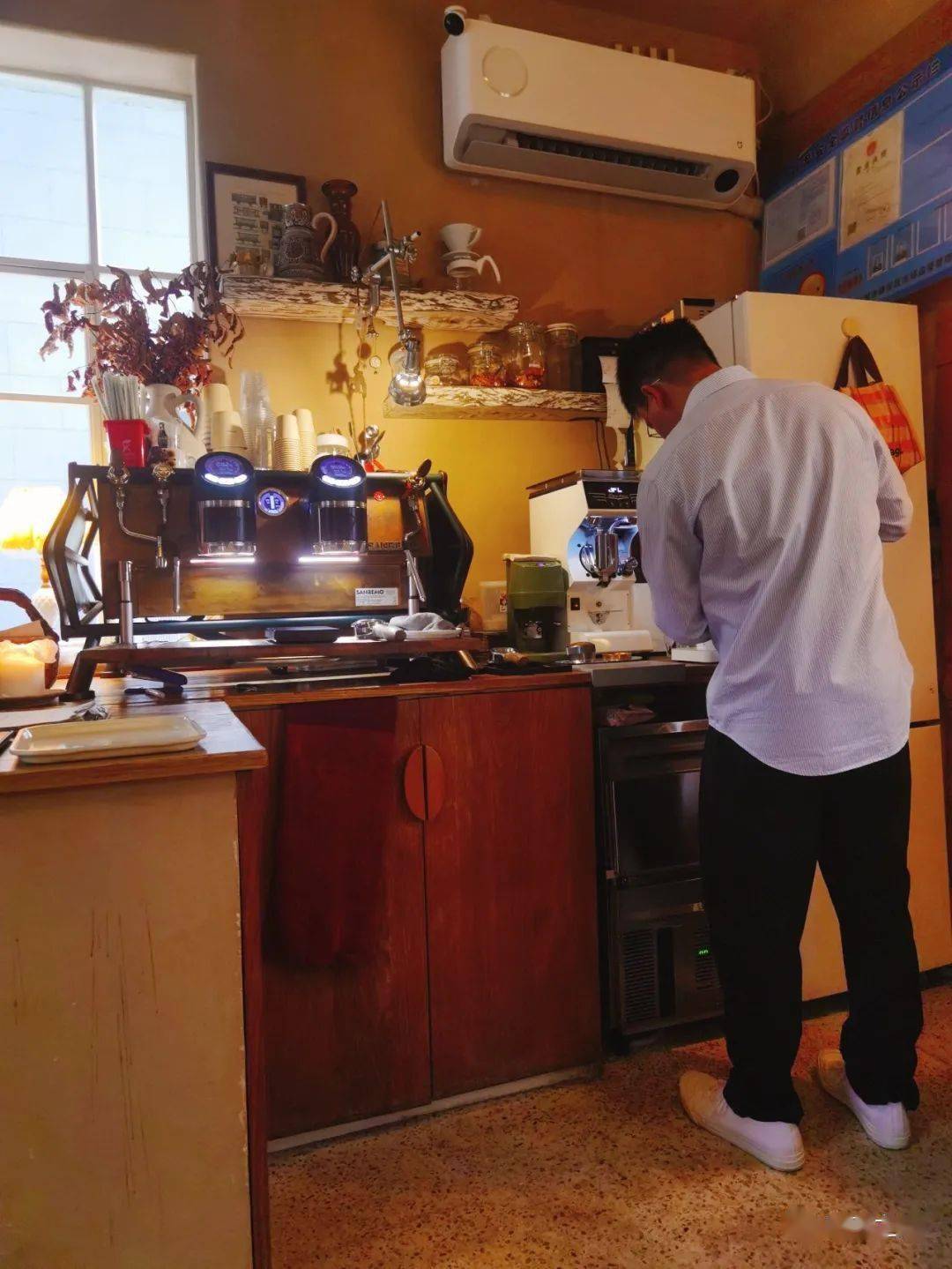 BOBAC | 巴掌大的小馆子，一切只为满足“咖啡是刚需”的你_咖啡馆_豆子_博克