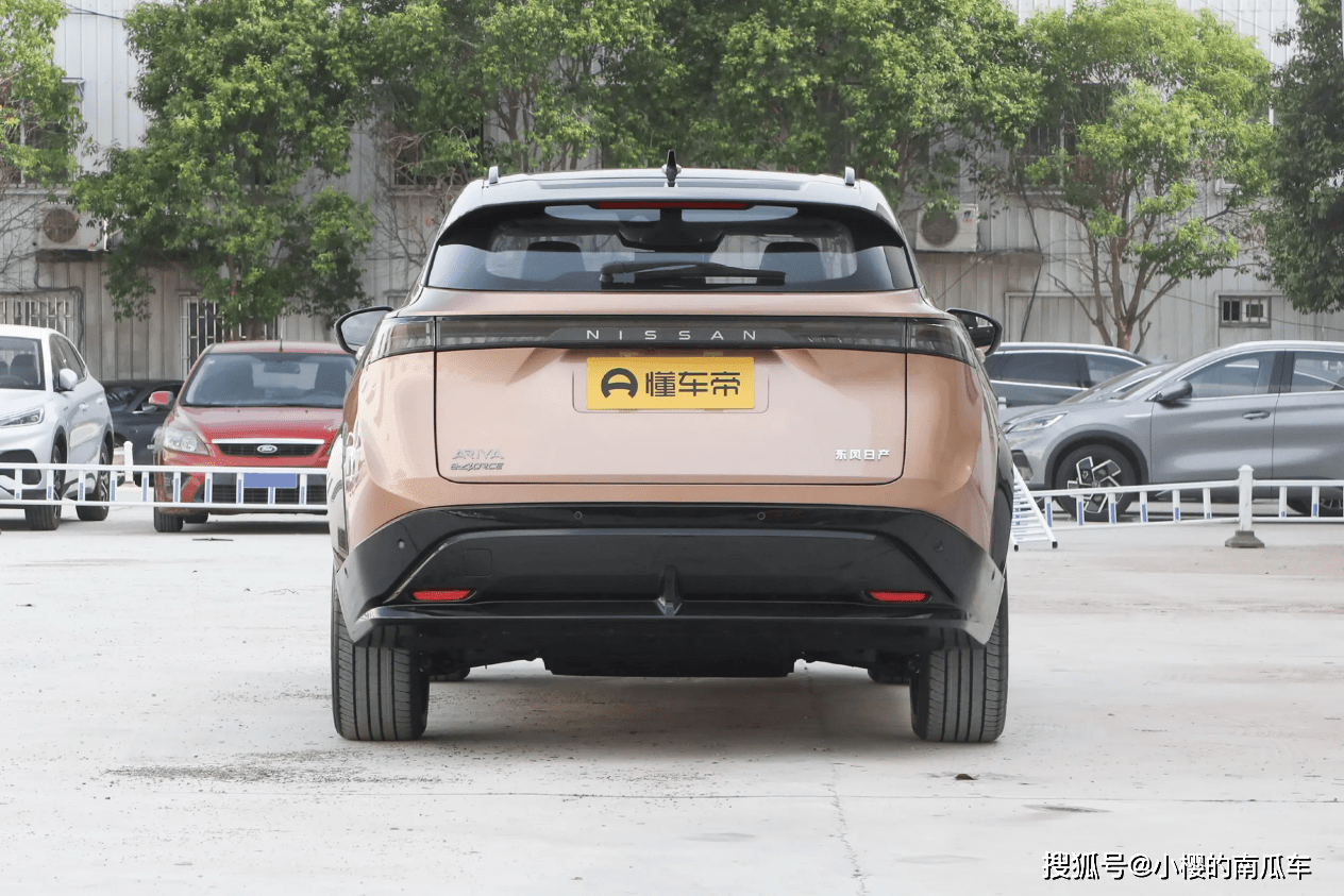 售价34.28万，纯电续航533km，实拍ARIYA 艾睿雅 2022款 高性能四驱顶配版_搜狐汽车_搜狐网