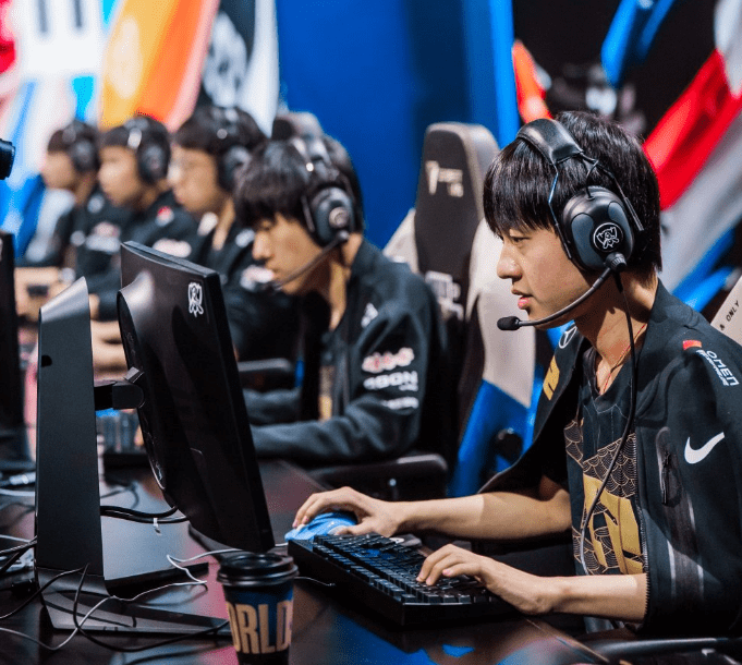 WBG和PDD女友起诉RNG公司！网传字节跳动两亿收购RNG_战队_英雄联盟_选手