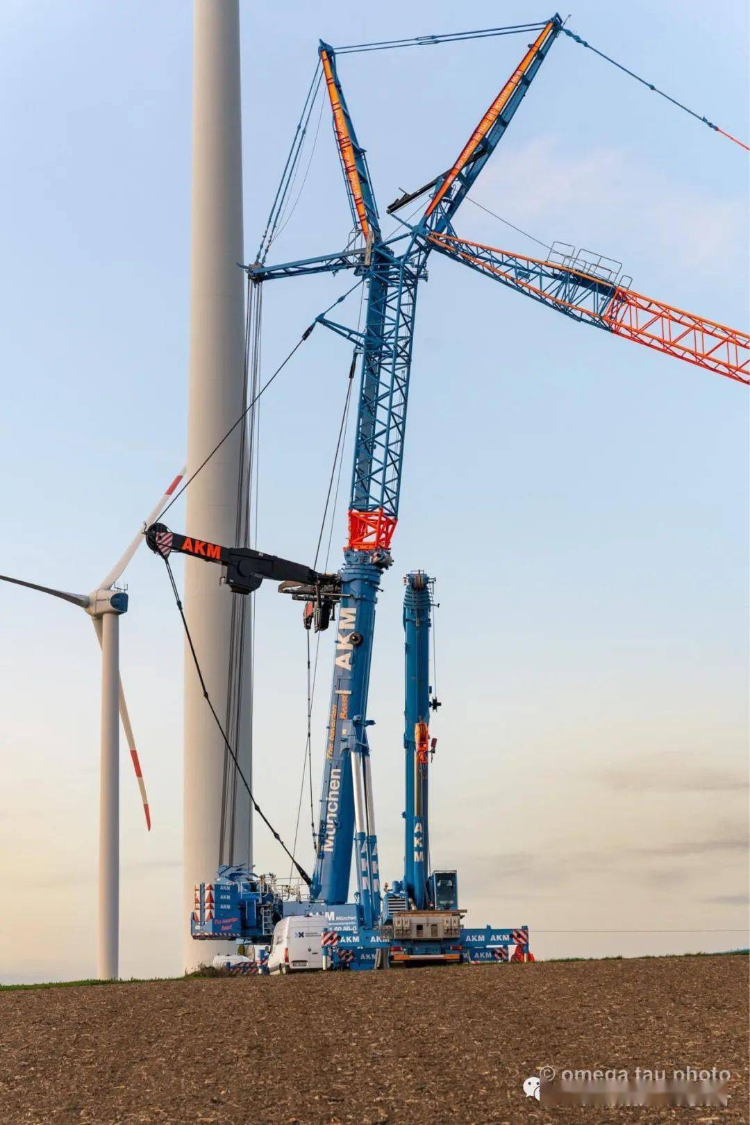 赏心悦目的起重美图，利勃海尔 LTM1650 AKM 吊装 Vestas 风机_搜狐汽车_搜狐网
