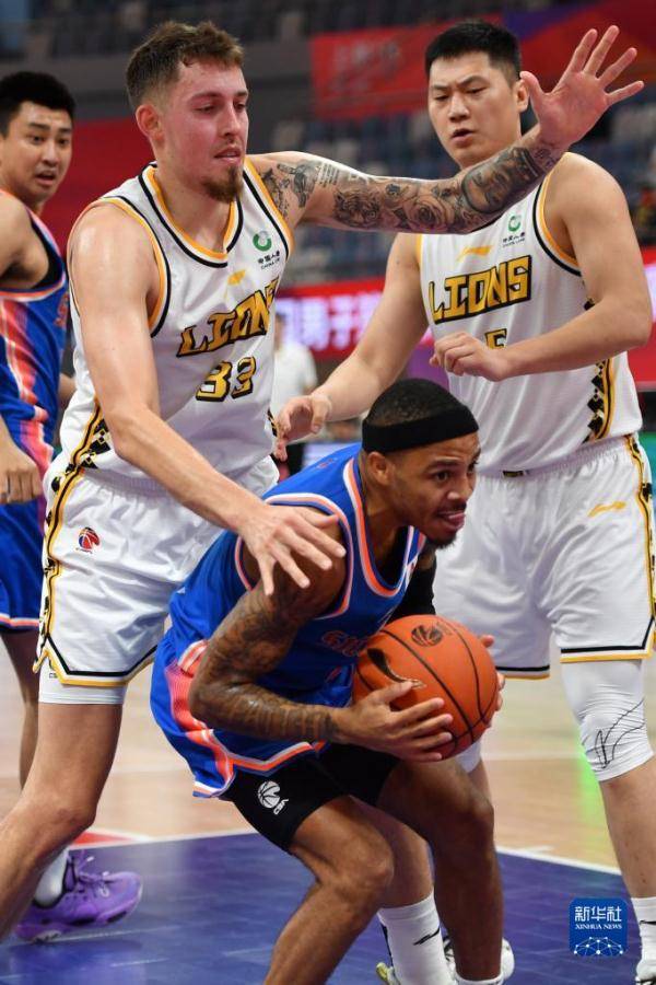 CBA第一阶段：浙江东阳光胜四川金荣实业_球员_陈振海_新华社