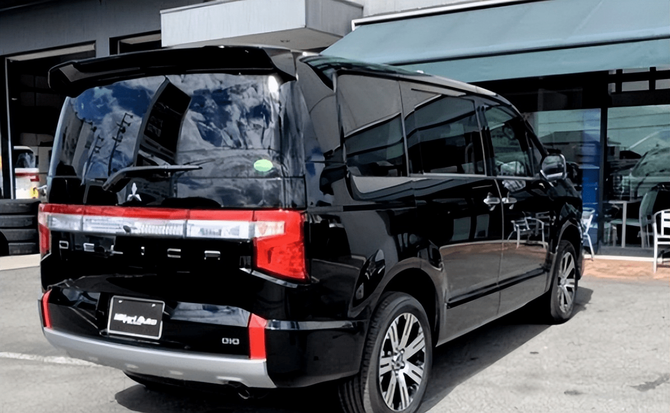 三菱入门级别MPV 2.2T柴油+四驱 实力不输埃尔法_搜狐汽车_搜狐网