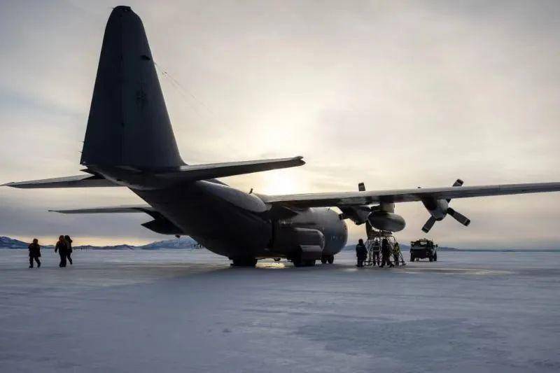 去南极参加完活动，新西兰总理回不来了_克赖斯特彻奇_斯科特_辛达·阿德恩