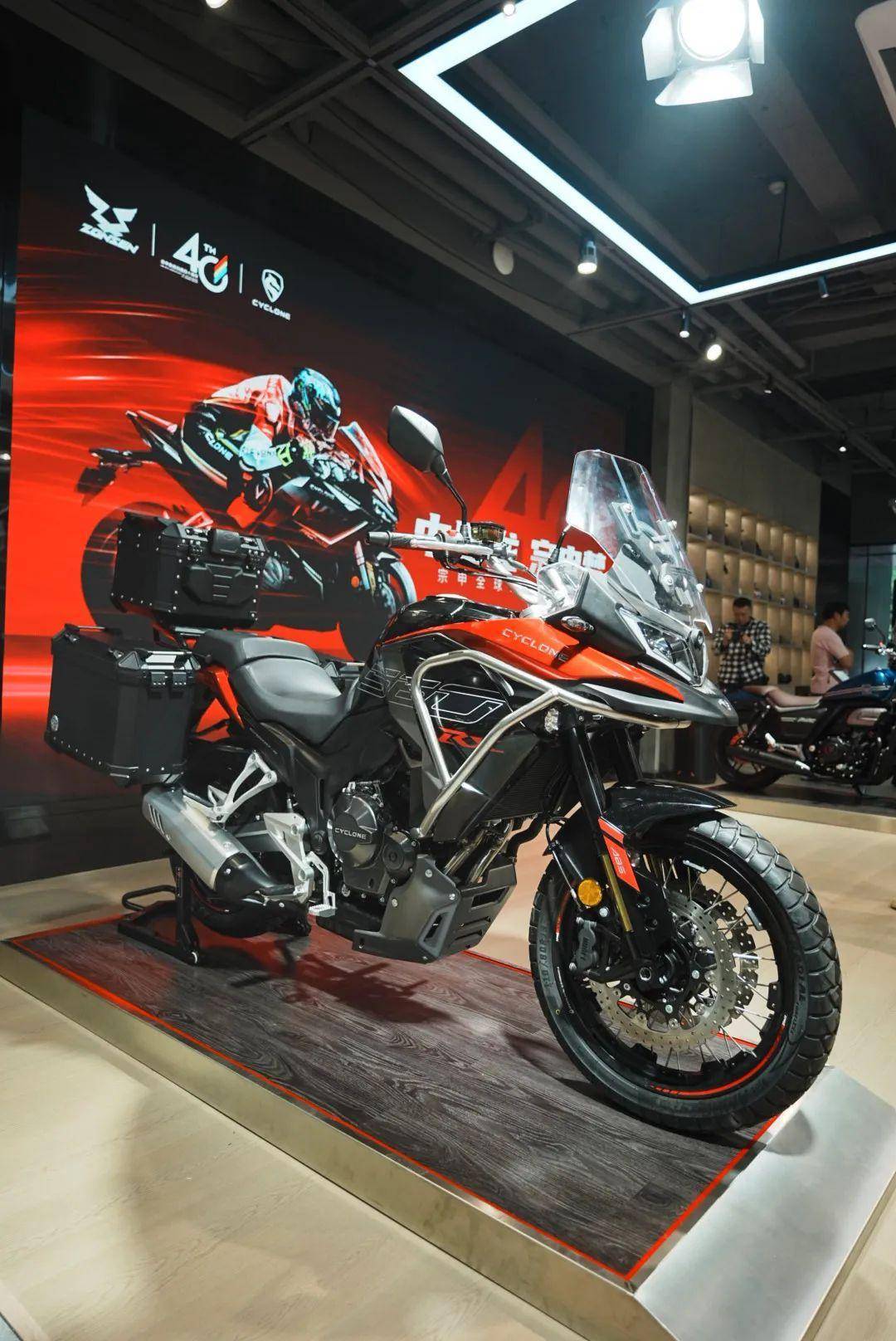 RA900亮相！这辆900mL级别巡航车有点科幻_搜狐汽车_搜狐网