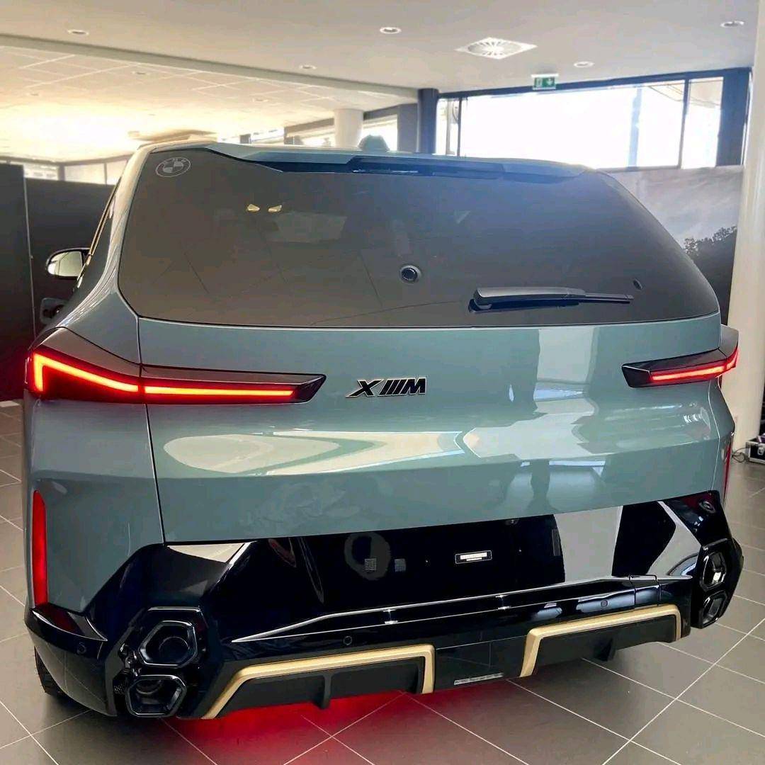 四排气+土豪金轮毂，宝马XM落地近260万，你还会选奔驰G级吗？_搜狐汽车_搜狐网