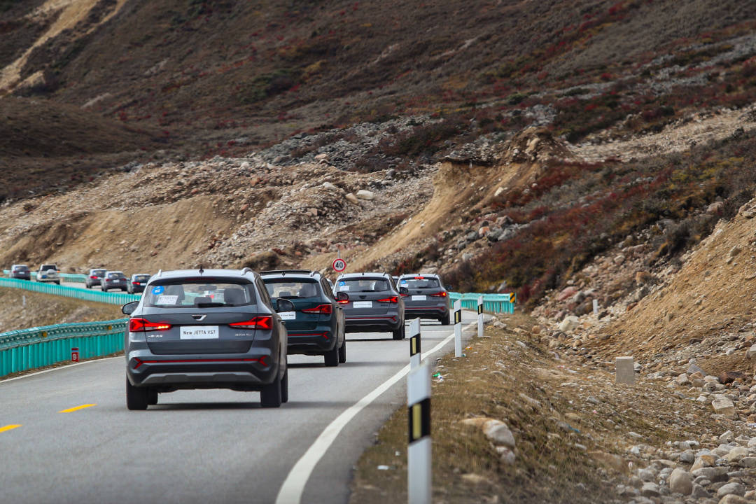 在G318路上狂奔，试驾捷达VS7 高光版！_搜狐汽车_搜狐网