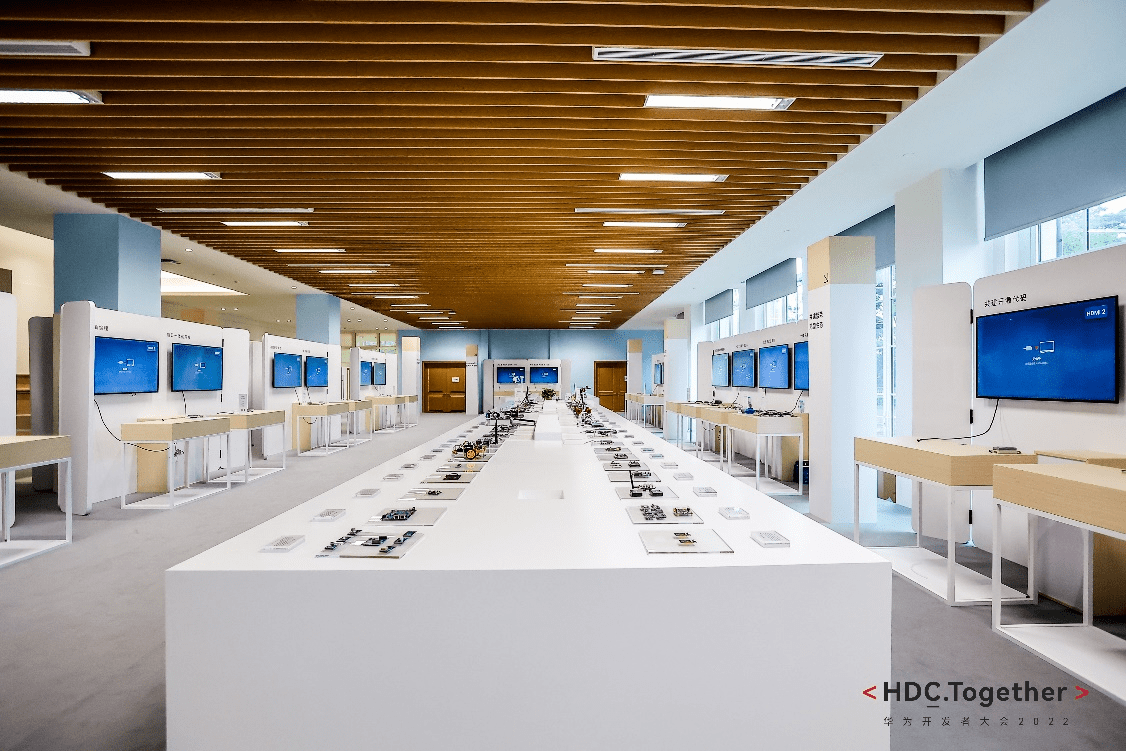 开源共建携手并进 OpenHarmony使能千行百业生态成果亮相HDC2022_设备_智慧_场景