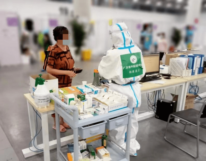 19舱故事 | 在方舱这个微缩的小社会中，体会人间温情_陈姨_工作_患者