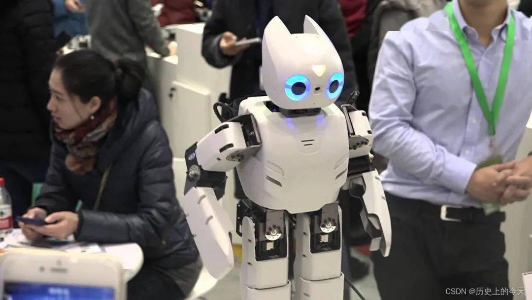 Alicebot 诞生；世界机器人大会 | 历史上的今天_Elias_获得了_程序