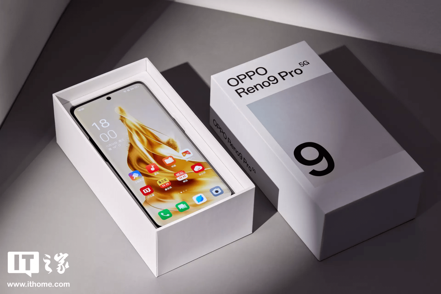 拿手感最毒的美机，拍身边最靓的美人：OPPO Reno9 Pro 上手体验_机身_工艺_系列