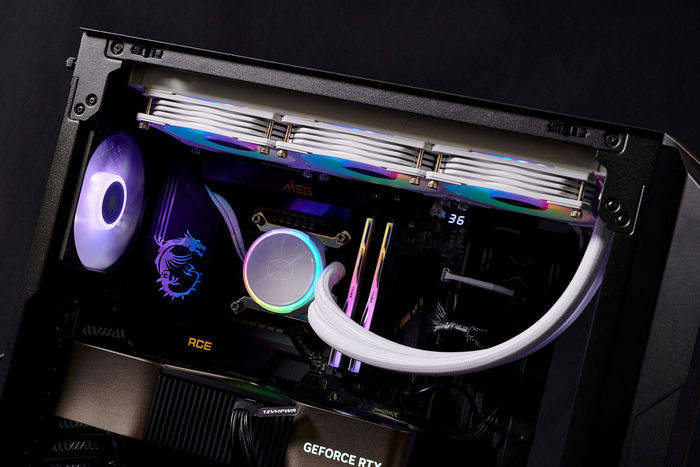 颜值更高性能更强？酷冷至尊MasterLiquid Flux PL360 FLUX白色版评测_处理器_风扇_冷头