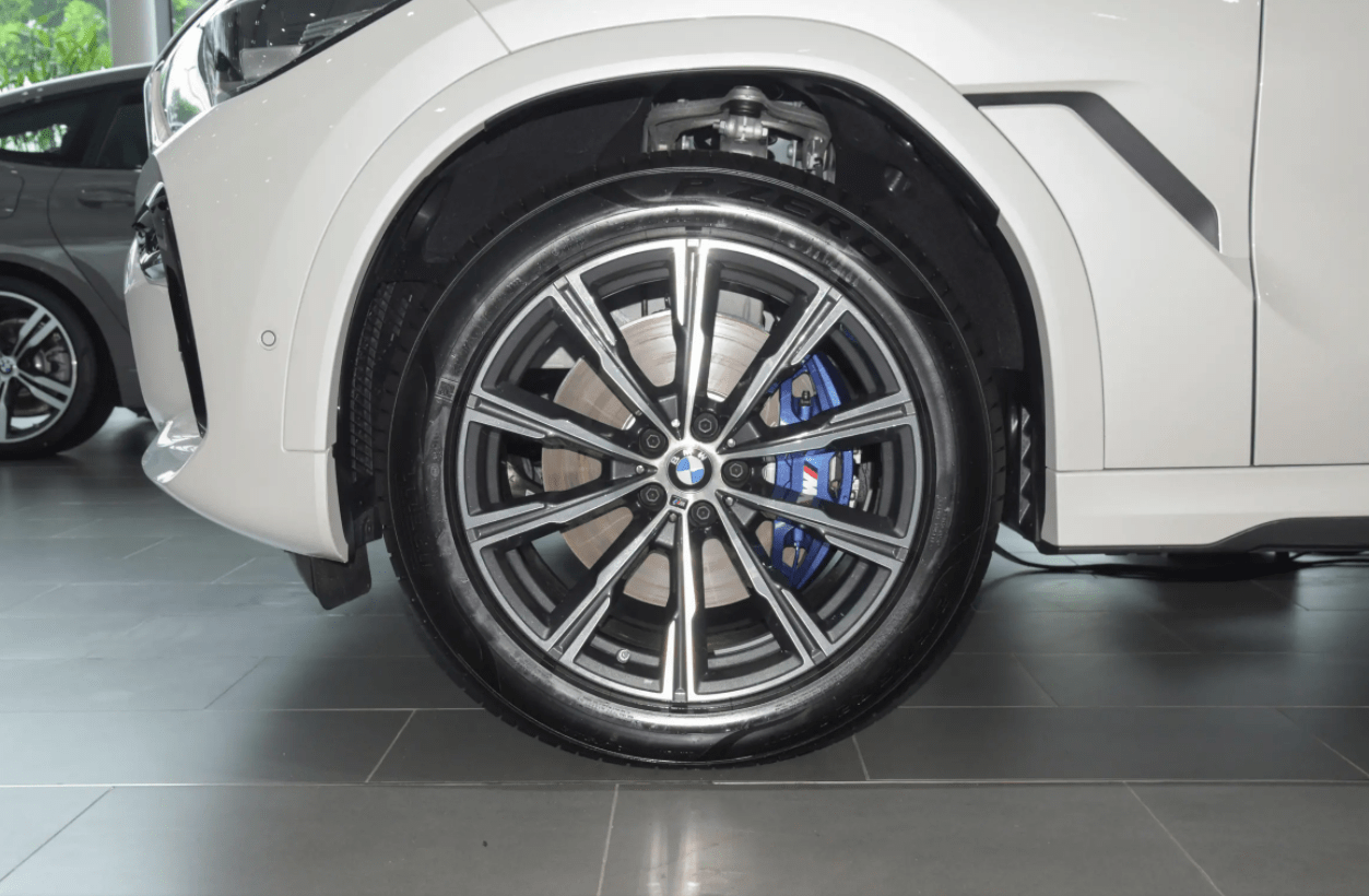 已上市，2.0T+8AT，四驱底盘！与奔驰GLE同级，更便宜，更尊贵_搜狐汽车_搜狐网